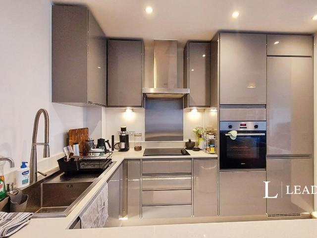 Apartment to rent in Victoria Avenue, Southend on Sea, SS2 | Leaders