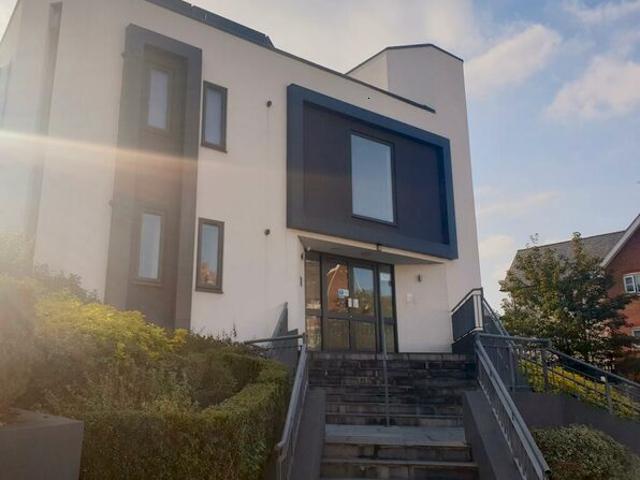 Apartment To Rent In Walton Street, Aylesbury, HP21