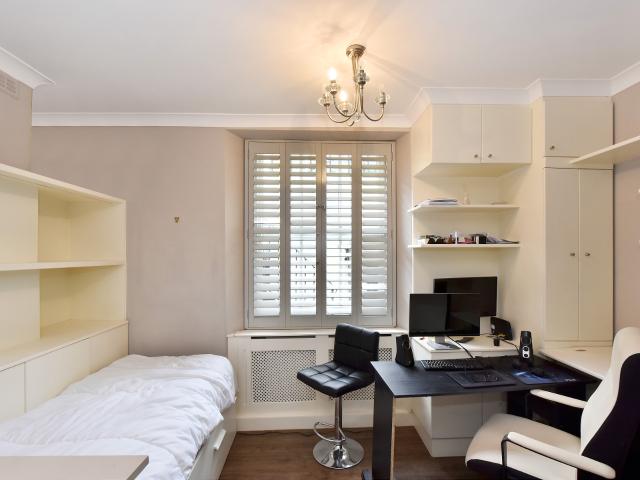 apartment to rent in Warwick Way, Pimlico, London, SW1V