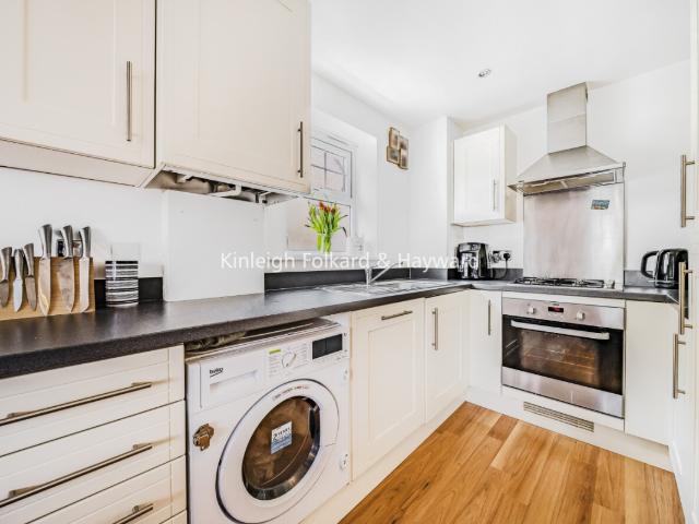 apartment to rent in Wells View, Bromley, Kent, BR2