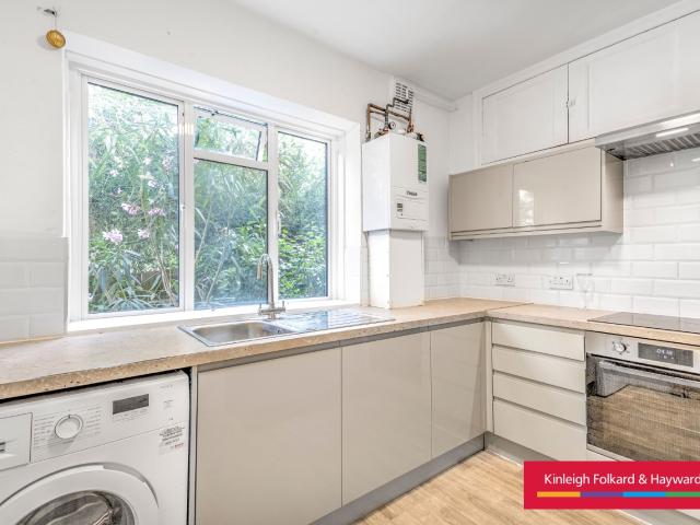 apartment to rent in West Road, London, SW4