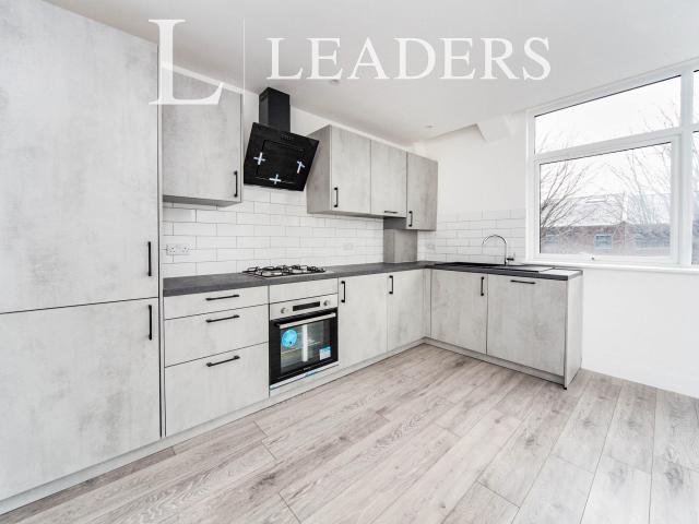 Apartment to rent in West Street, Dunstable, Bedfordshire, LU6 | Leaders