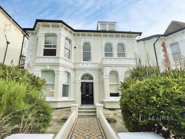 Apartment to rent in Westbourne Villas, Hove, East Sussex, BN3 | Leaders