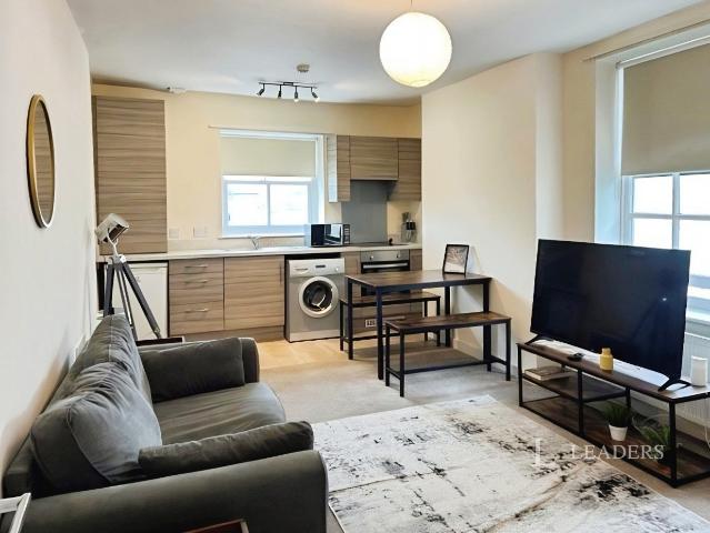 Apartment to rent in Western Road, Brighton, East Sussex, BN1 | Leaders