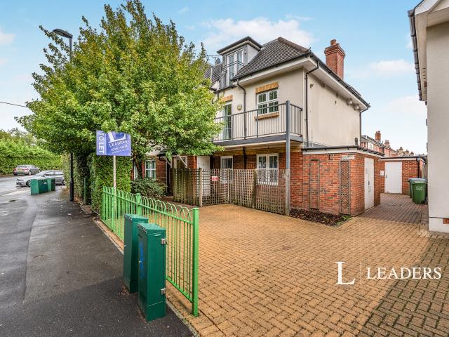 Apartment to rent in Weston Lane, Southampton, SO19 | Leaders