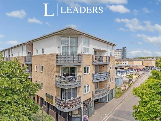 Apartment to rent in Wharf Road, Chelmsford, Essex, CM2 | Leaders