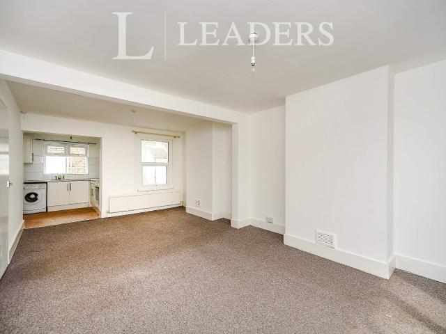 Apartment to rent in Whitehawk Road, Brighton, East Sussex, BN2 | Leaders