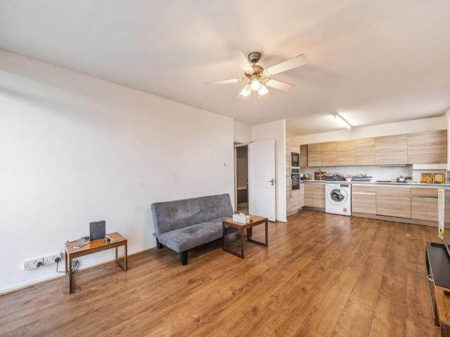 apartment to rent in Wilmount Street, London, SE18