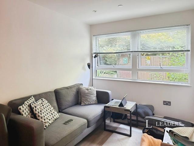 Apartment to rent in Wood Street, East Grinstead, West Sussex, RH19 | Leaders