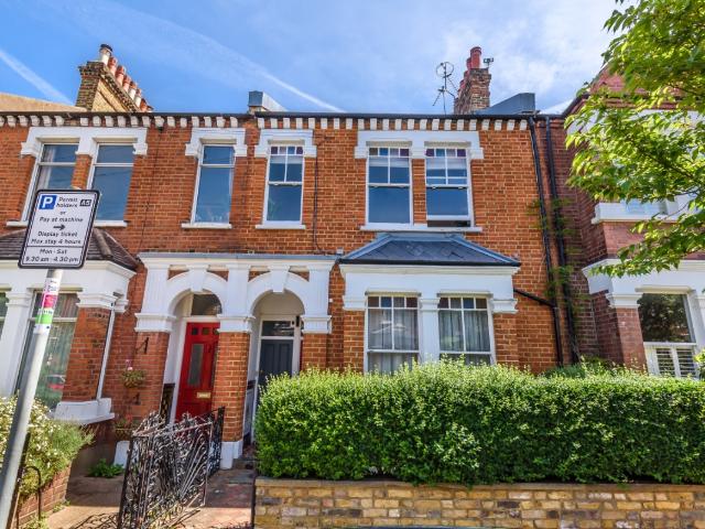 apartment to rent in Wymond Street, Putney, London, SW15
