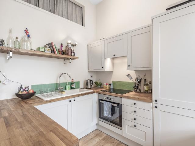 apartment to rent in Acre Lane, London, SW2