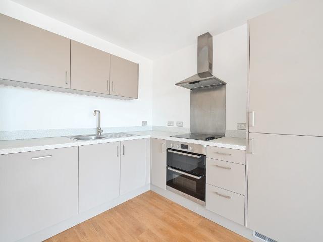 apartment to rent in Abbey Road, Barking, IG11