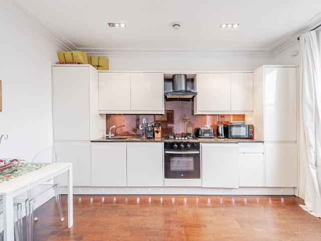 apartment to rent in Abbey Road, St Johns Wood, London, NW8
