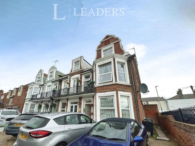 Apartment to rent in Agate Road, Clacton on Sea, Essex, CO15 | Leaders