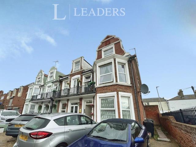 Apartment to rent in Agate Road, Clacton on Sea, Essex, CO15 | Leaders