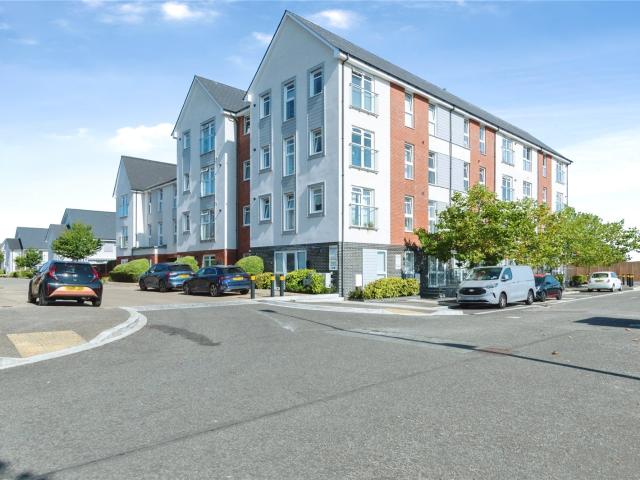 Apartment to rent in Adams Close, Poole, Dorset, BH15 | Leaders