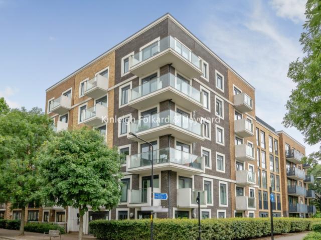 apartment to rent in Albatross Way, London, SE16