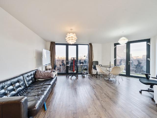 apartment to rent in Albatross Way, Surrey Quays, London, SE16