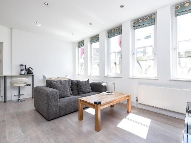 apartment to rent in Albemarle Way, London, EC1V