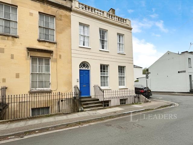 Apartment to rent in Albert Place, Cheltenham, GL52 | Leaders