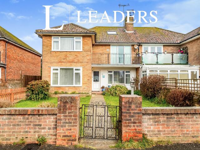 Apartment to rent in Alinora Crescent, Goring by Sea, Worthing, BN12 | Leaders