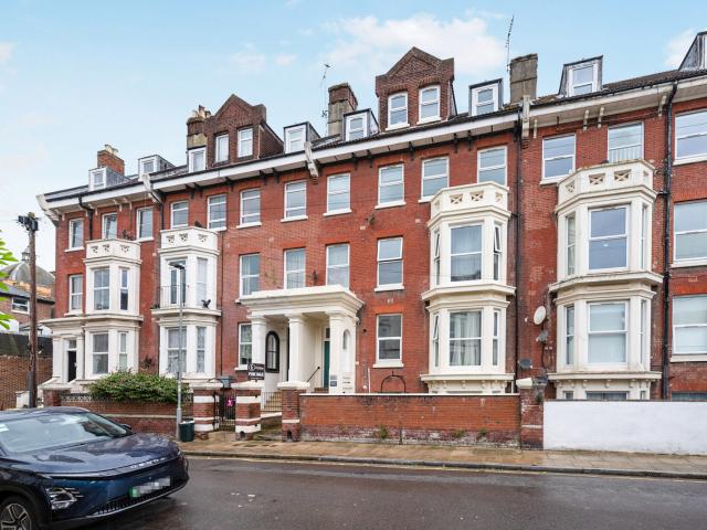 Apartment to rent in Ashburton Road, Southsea, Hampshire, PO5 | Leaders