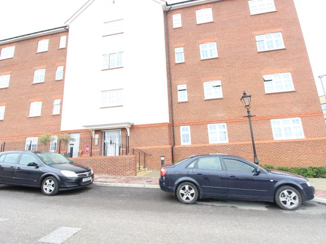 Apartment to rent in Armstrong Road, Luton, Bedfordshire, LU2 | Leaders