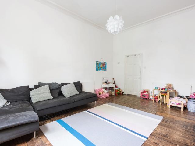 apartment to rent in Arundel Square, Islington, London, N7
