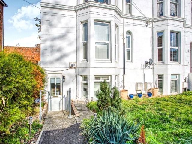 Apartment to rent in Auckland Road East, Southsea, PO5 | Leaders