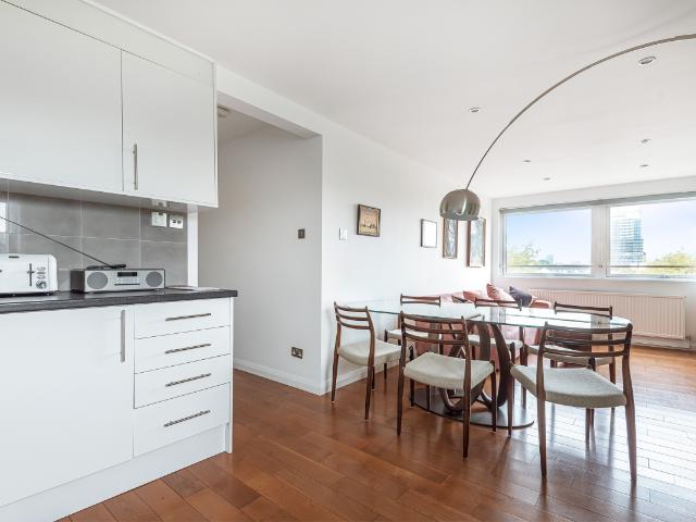 apartment to rent in Austin Road, Battersea, London, SW11