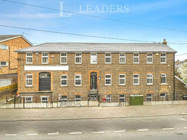 Apartment to rent in Baltic Road, Tonbridge, Kent, TN9 | Leaders