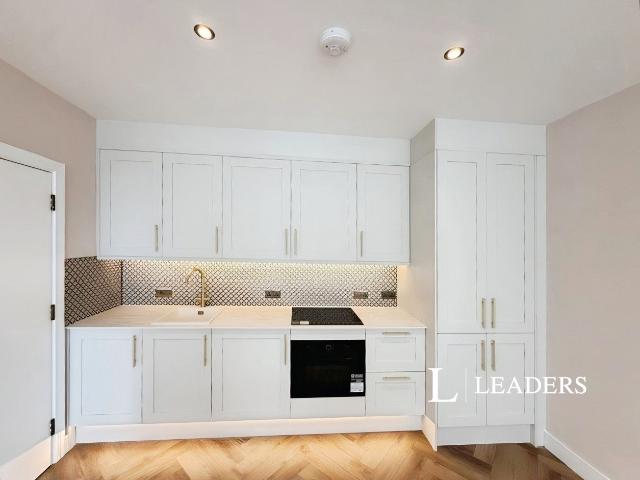 Apartment to rent in Bartholomews, Brighton, BN1 | Leaders