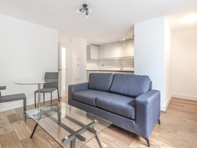 apartment to rent in Battersea Bridge Road, Battersea, London, SW11
