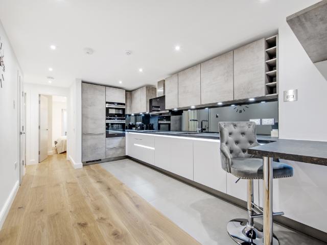 apartment to rent in Beaufort Gardens, Knightsbridge, London, SW3