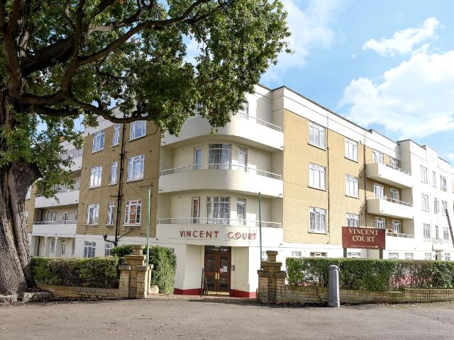 apartment to rent in Bell Lane, London, NW4