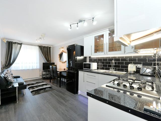 apartment to rent in Bishops Bridge Road, Bayswater, London, W2