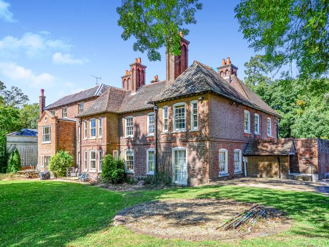 Apartment to rent in Botley Hill, Southampton, SO30 | Leaders