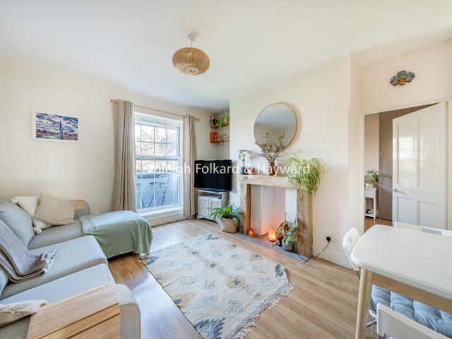 apartment to rent in Bowling Green Street, London, SE11