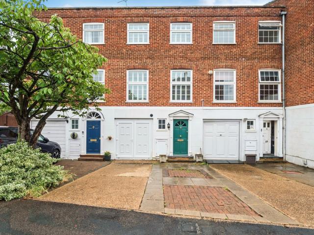 apartment to rent in Blenheim Gardens, Kingston upon Thames, KT2
