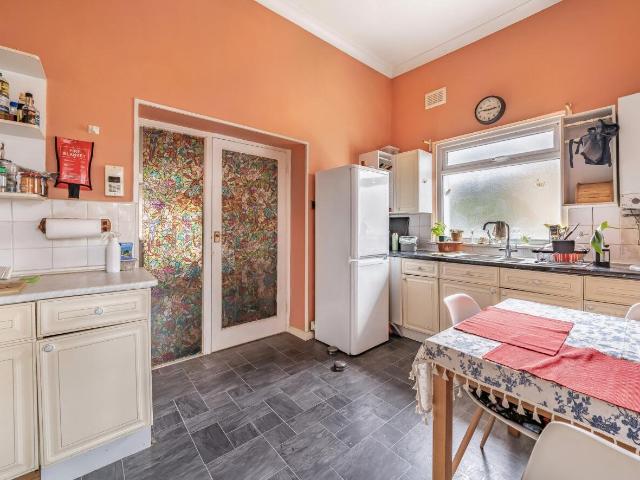 apartment to rent in Brownhill Road, London, SE6
