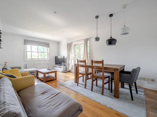 apartment to rent in Brockham Street, London, SE1