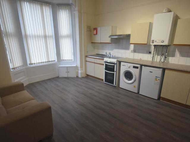 apartment to rent in Brook Road, Fallowfield, Manchester, M14 6UE