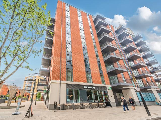 apartment to rent in Brook Street, Kingston Upon Thames, KT1