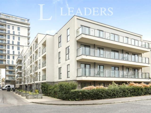 Apartment to rent in Bradfield House, Bradfield Close, Woking, GU22 | Leaders