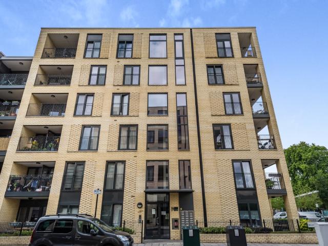apartment to rent in Bramah Road, London, SW9