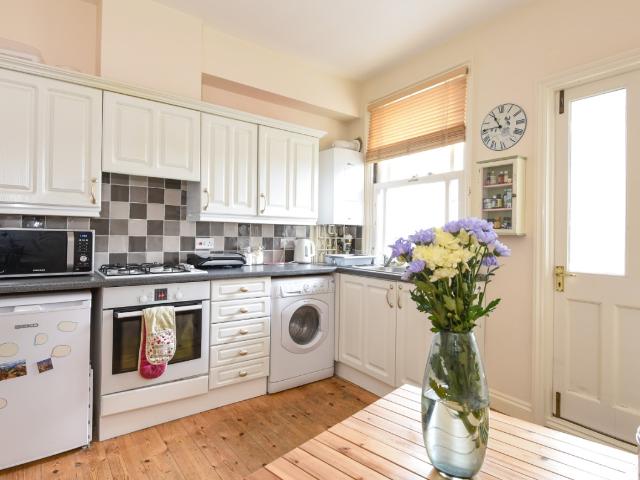 apartment to rent in Brandram Road, Lewisham, London, SE13