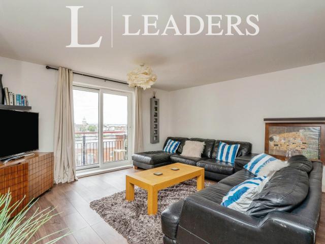 Apartment to rent in Brecon House, The Canalside, Portsmouth, PO1 | Leaders