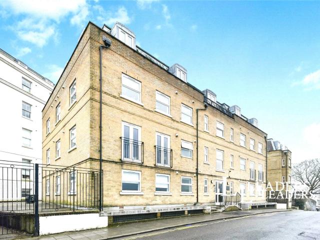 Apartment to rent in Buckingham Place, Brighton, East Sussex, BN1 | Leaders