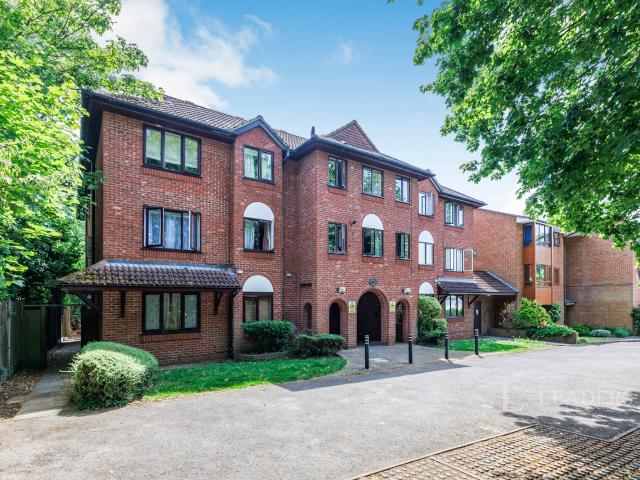 Apartment to rent in Burleigh Court, Belmont Road, Leatherhead, KT22 | Leaders