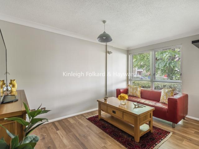apartment to rent in Bywater Place, Surrey Quays, London, SE16